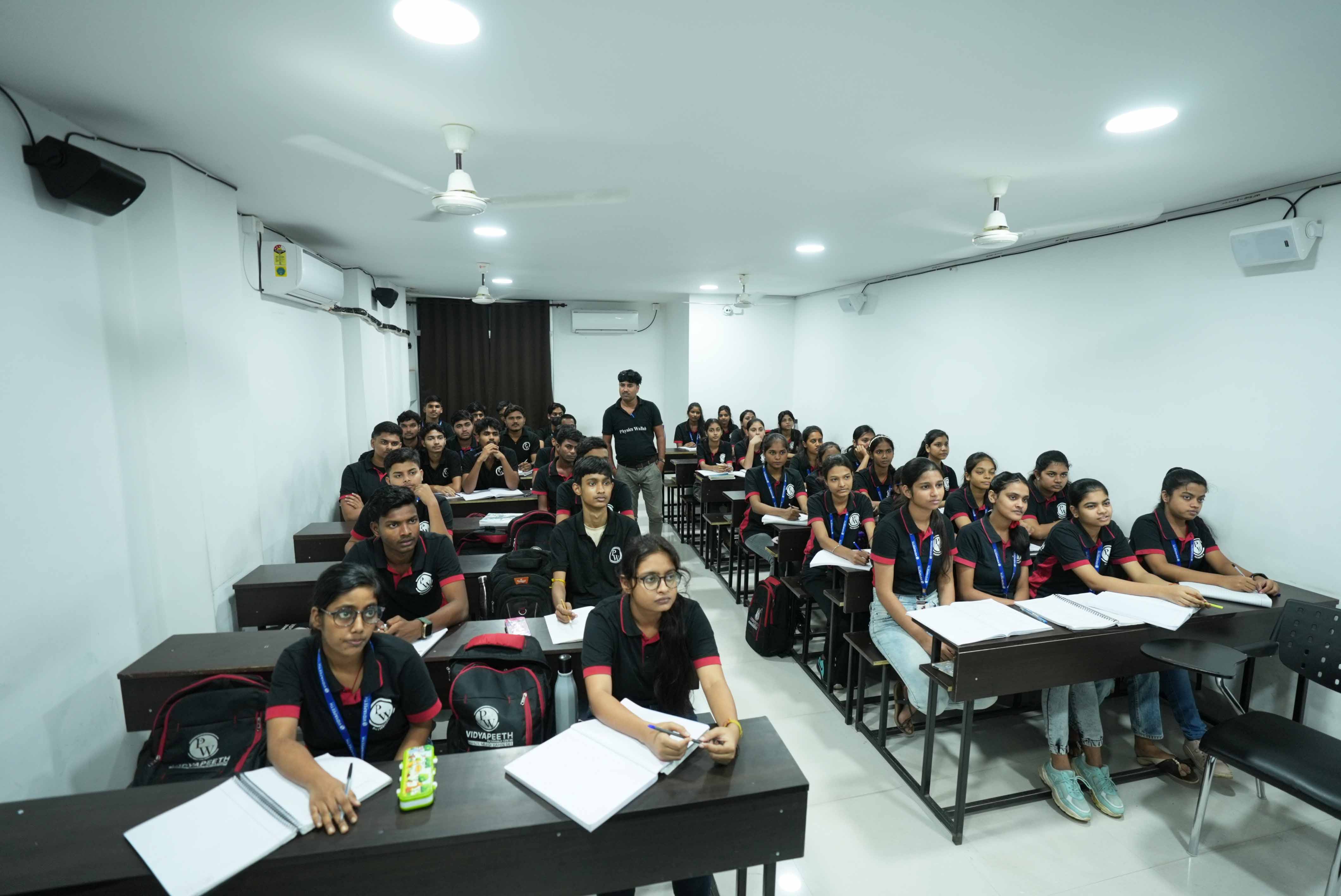 PW Vidyapeeth Centres in India, Best IIT-JEE, Neet Coaching - Physics ...